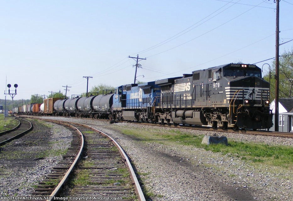 NS N47 passing CP Chillicothe